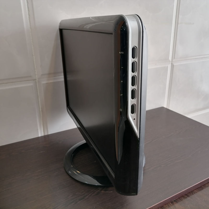 مانیتور استوک LCD Viera مدل VI-6990W با بلندگو - امداد کامپیوتر یزد